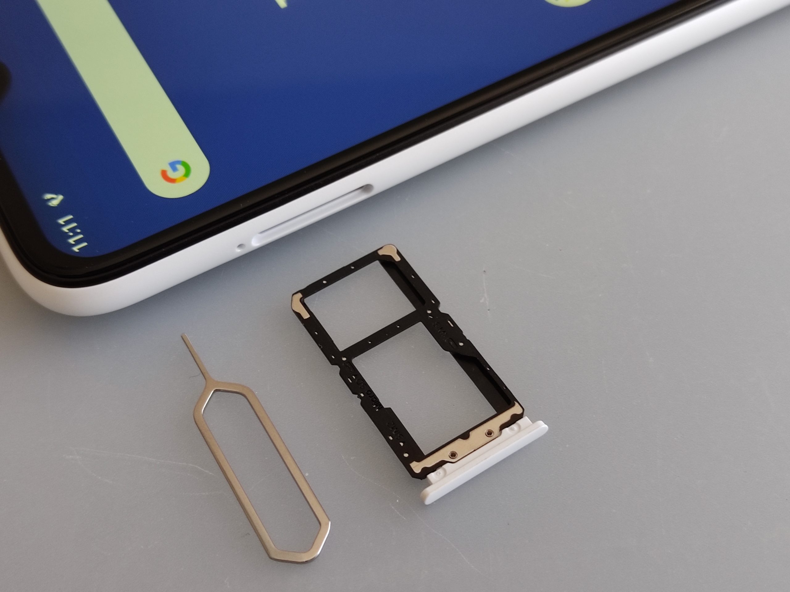 TONE e20 子供からシニア世代まで家族3世代で使えるスマホ | hipc.jp